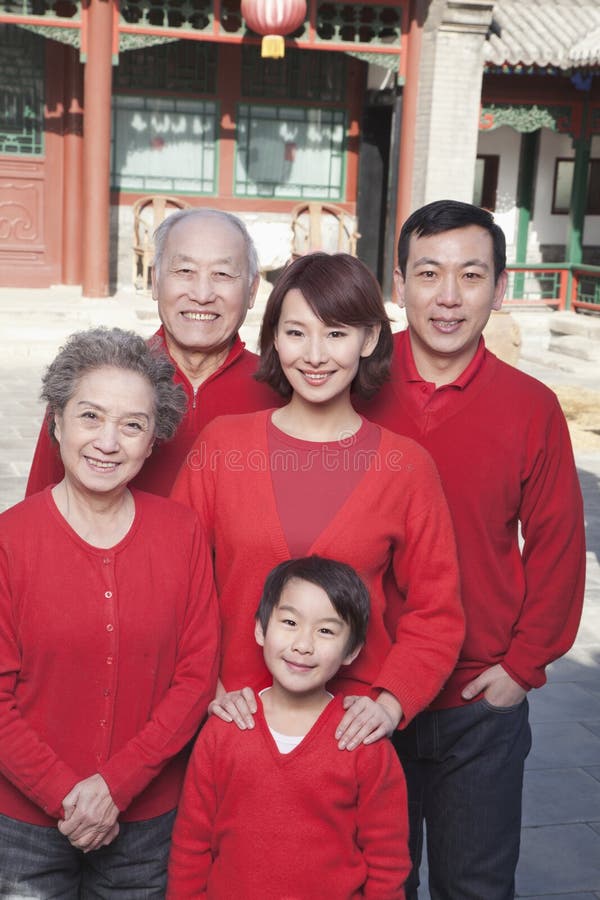 Multi-generation Family in Traditional Chinese Courtyard Stock Image ...