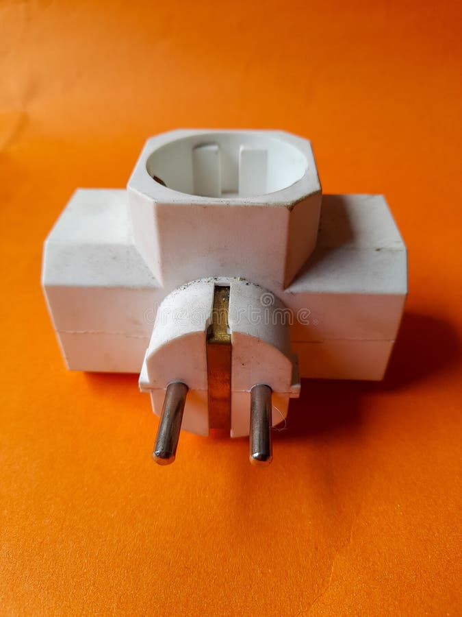 Multi Socket Plug Board for Solutions so that More Than One Plug Can Be ...