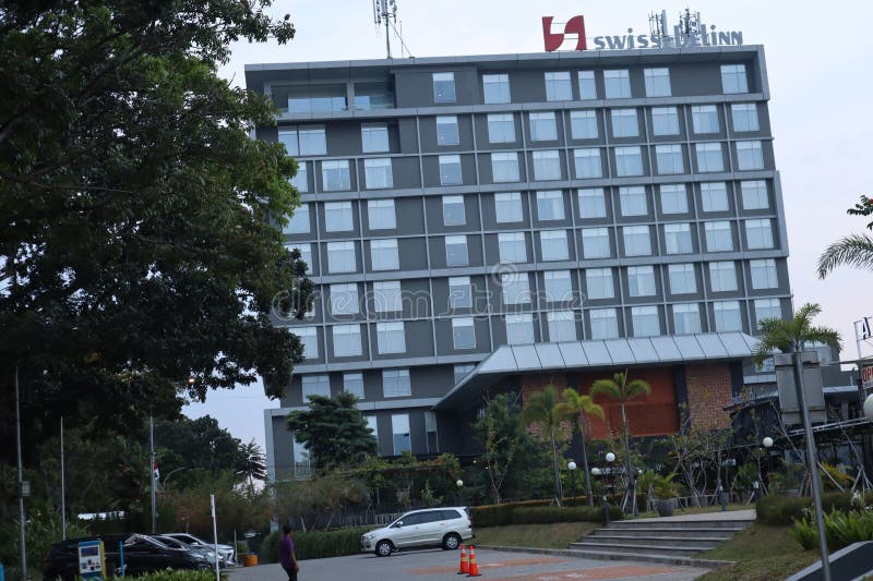 Multi-storey Hotel during the Day Editorial Image - Image of 2023 ...