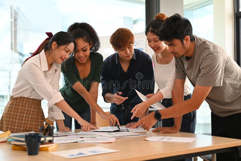 Multicultural Corporate Colleagues Brainstorming and Discussing Ideas ...