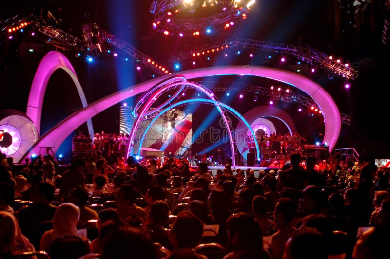 Multidão no concerto imagem de stock. Imagem de concerto - 248599