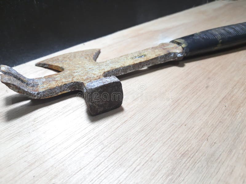 Multifunctional Carpentry Tool: There is a Hammer, Ax and Nail Picker ... Multifunctional Carpentry Tool: There is a Hammer, Ax and Nail Picker ...