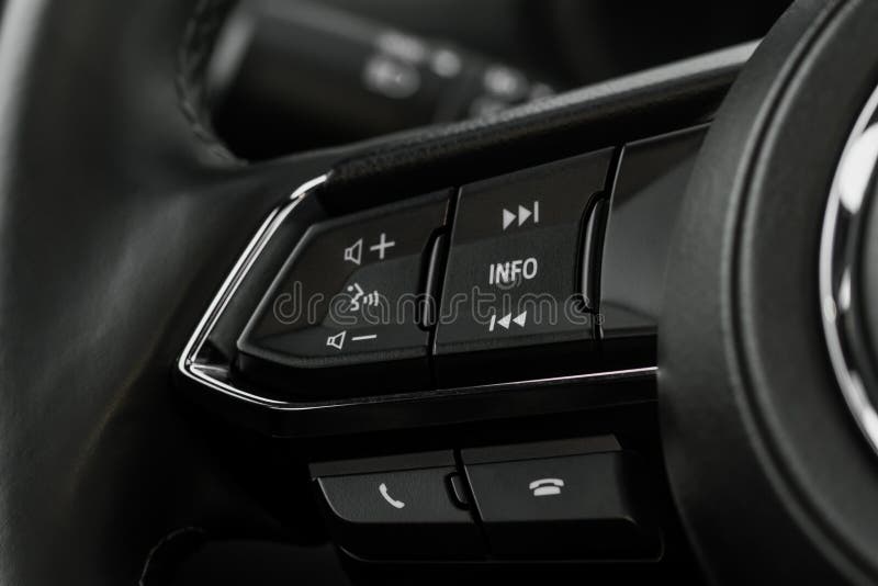 Multiple Buttons on the Steering Wheel To Accept or Reject Calls from ...