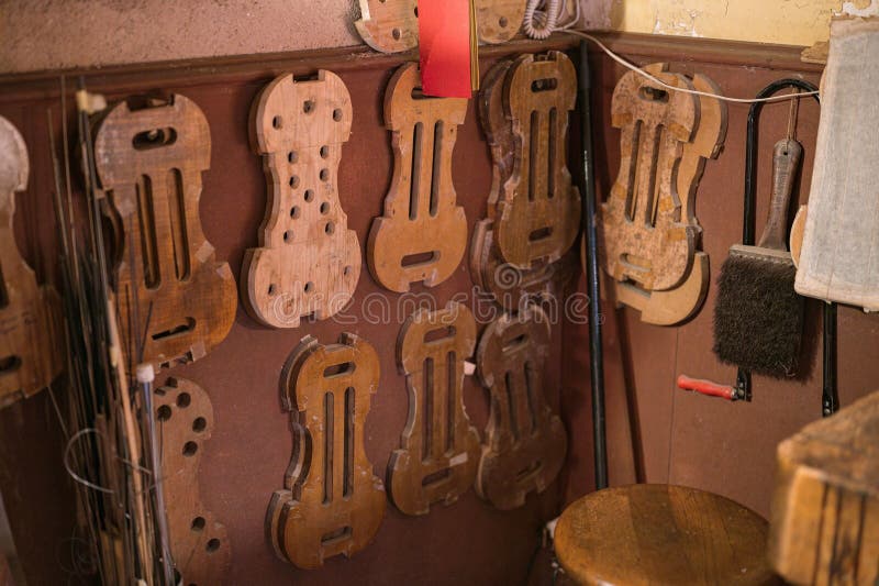 Multiple Templates for Making Violins in the Workshop of the Master ...