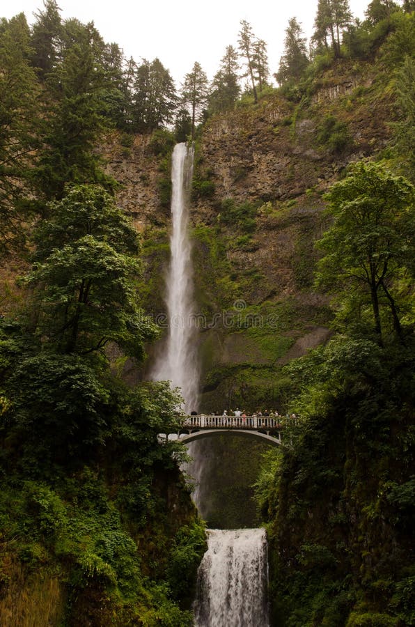 Multnomah Falls Autumn stock image. Image of outdoors - 34815681
