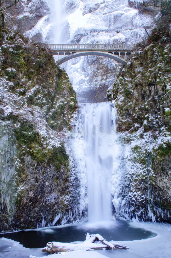 Multnomah Falls Frozen stock image. Image of ecology, country - 7576525