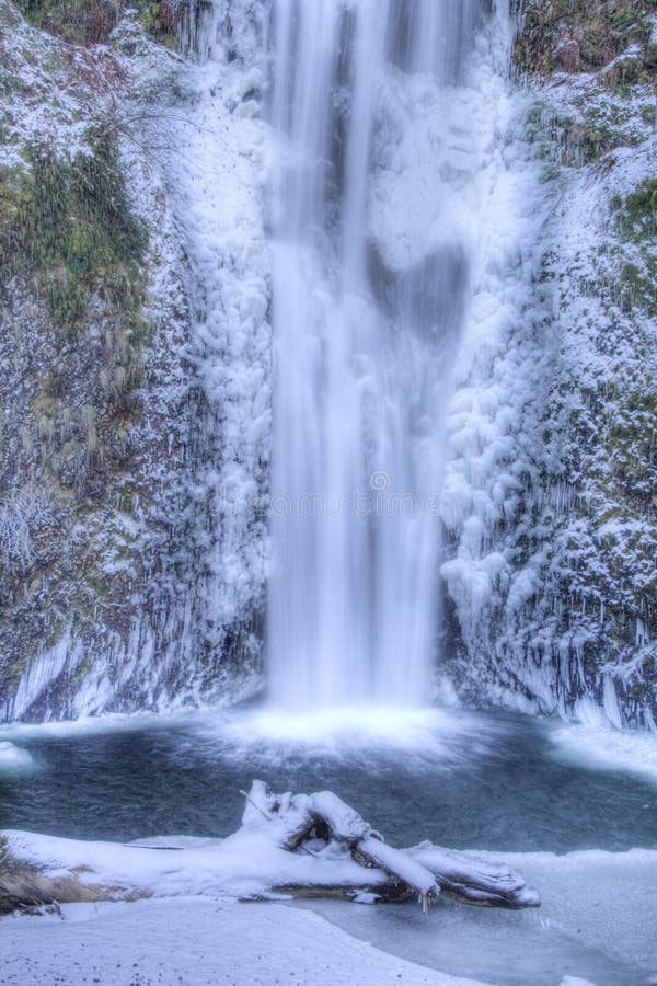 Multnomah Falls Frozen stock photo. Image of oregon, ecology - 7576534