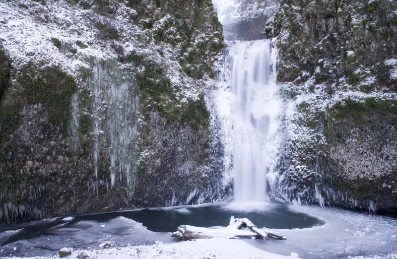 Multnomah Falls Frozen stock photo. Image of cool, rivers - 7576538