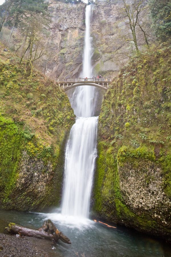 Multnomah Falls, Oregon, US Stock Photo - Image of beautiful, splash ...