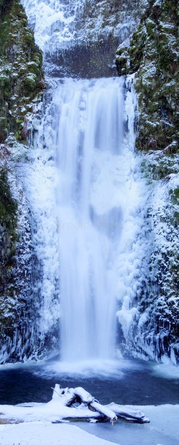 Multnomah Falls Frozen stock photo. Image of country, rivers - 7576494