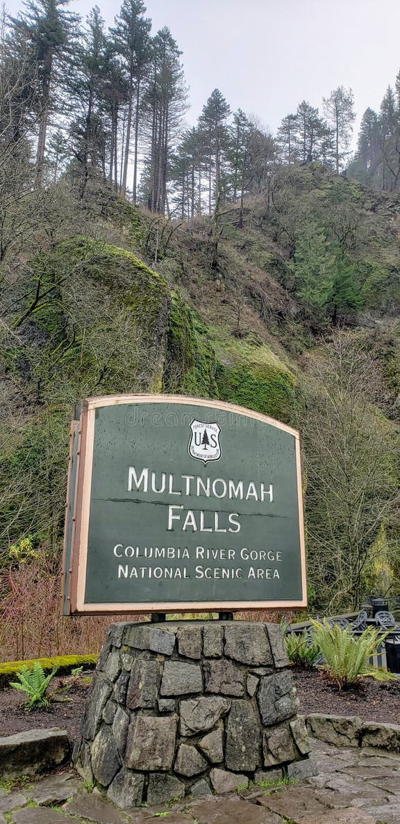Multnomah Falls Washington editorial image. Image of mountains - 173754450