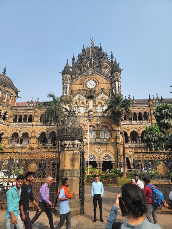Mumbai cst railway station editorial photo. Image of railway - 268506386