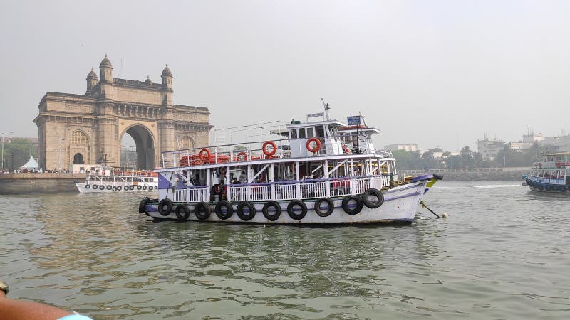 18/03/2023: Mumbai, India: Boating at the Gateway of India Editorial ...