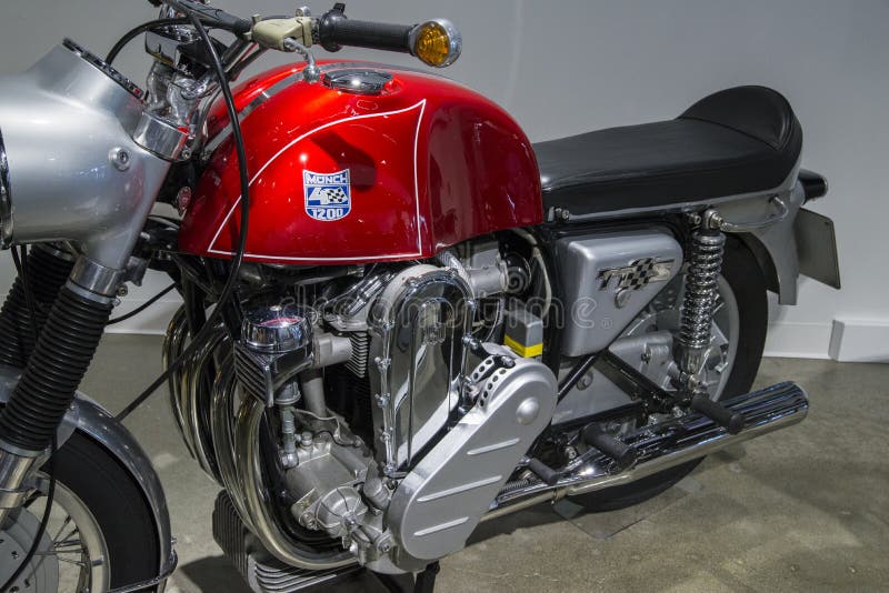 Munch Mammoth 4 1200 TTS editorial image. Image of easyrider - 65580470