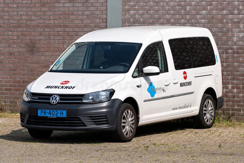 Munckhof minibus editorial image. Image of transport - 389762280