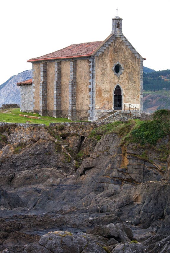 Mundaka coast stock photo. Image of exterior, mundaka - 28357834