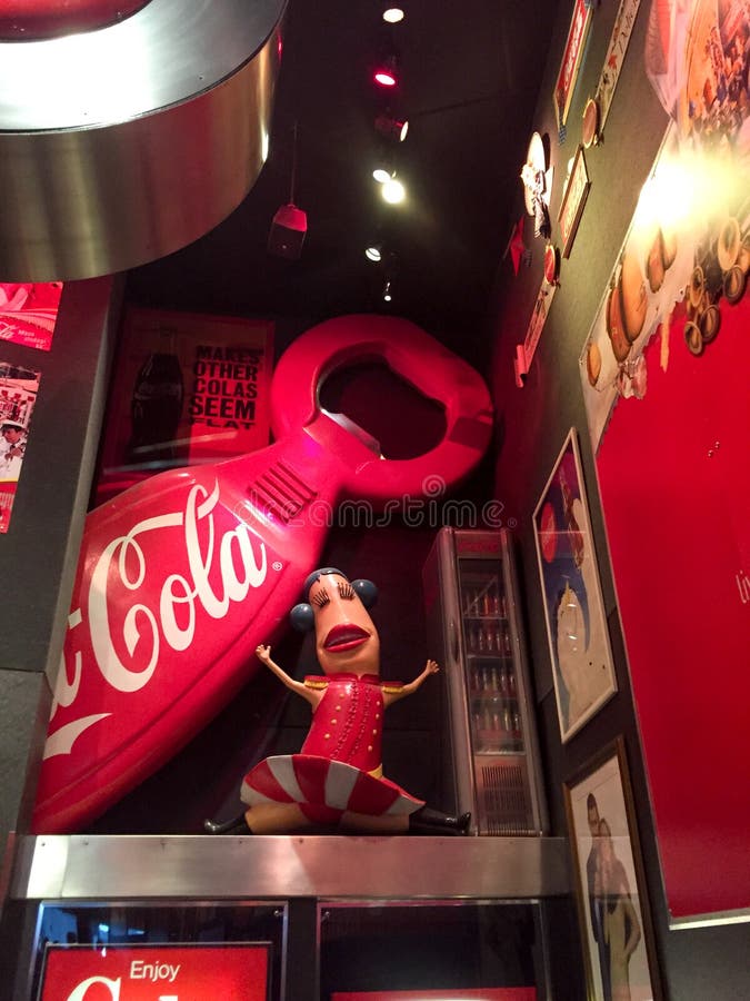 Mundo da coca-cola fotografia editorial. Imagem de colheita - 78593017
