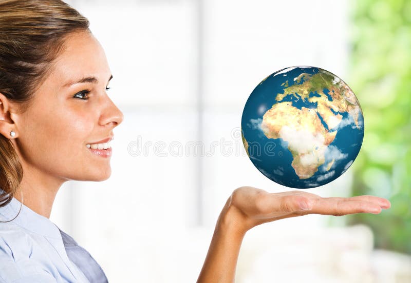 Mujer Con El Mundo En Sus Manos Imagen de archivo - Imagen de ...