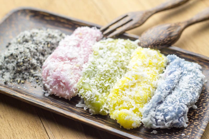 Mung Bean Rice-crepe in Coconut Shell Plate Stock Image - Image of ...