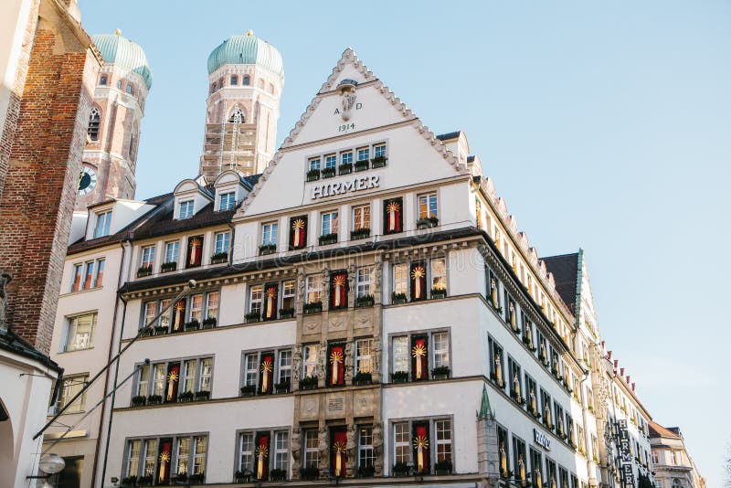 Munich, December 29, 2017: Hirmer Building on Marienplatz Square ...