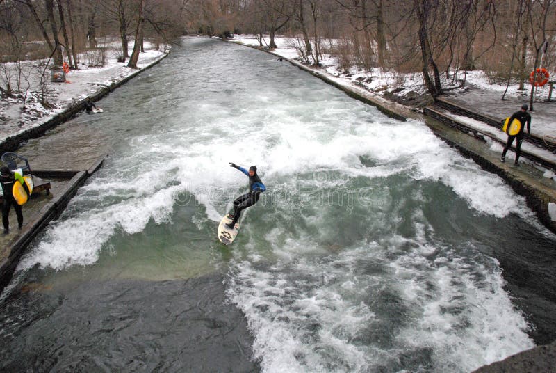 Eisbach surfing editorial stock photo. Image of environment - 150437773