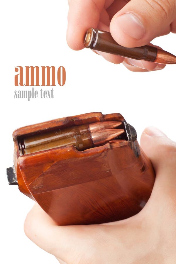 Munitie stock afbeelding. Image of machine, koper, stapel - 24930499