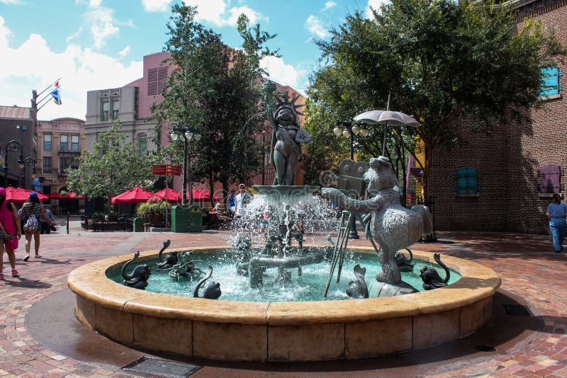 Gate of Disney Hollywood Studios Editorial Stock Image - Image of ...