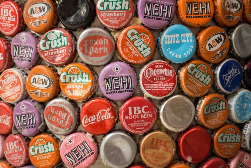 Capsules De Cru De Coca-cola Image stock éditorial - Image du graphisme ...