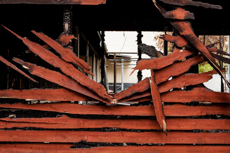 Mur cassé photo stock. Image du cassé - 18891054