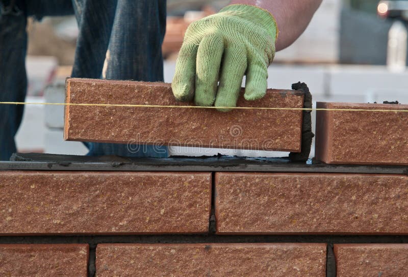 Murarz w pracy zdjęcie stock. Obraz złożonej z linia - 23157968