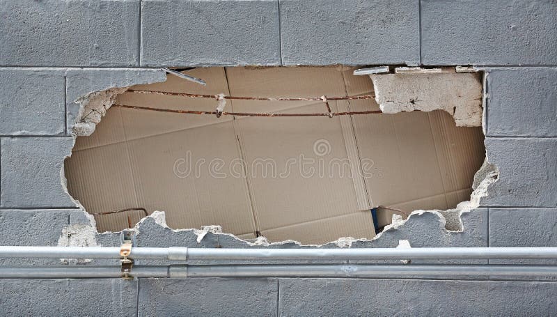 Muro de cemento con roto imagen de archivo. Imagen de apartamento ...