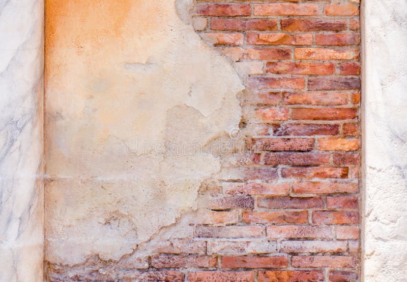 Muro De Cimento Rachado Com Textura Do Tijolo Foto de Stock - Imagem de ...