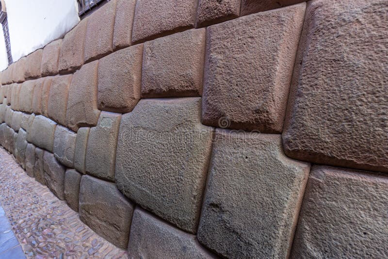 Muro De Piedra Inca En Cusco, Perú Foto de archivo - Imagen de perfecto ...