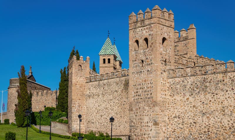 Muros Da Cidade Fortificada De Toledo Espanha Foto de Stock - Imagem de ...