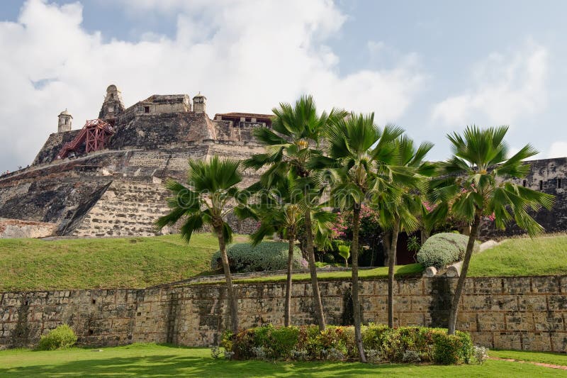 Murs De Château De Carthagène Image stock - Image du paumes ...