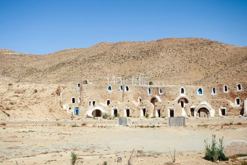 Matmata, Tunisie - Logements De Troglodyte Dans Le Village De Berber ...