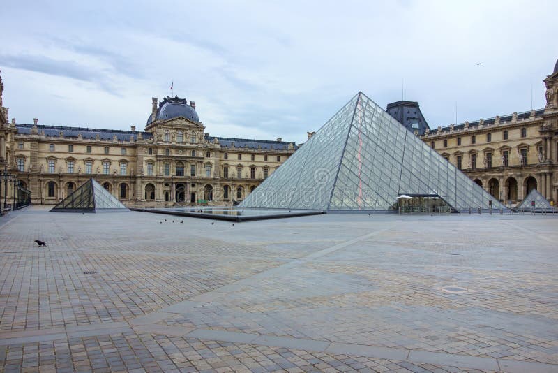 Musée Du Louvre, Paris, May 2014 Editorial Photo - Image of louvre ...