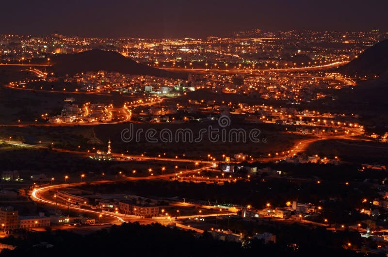 Muscat-Stadt in Der Nacht, Oman Stockfoto - Bild von omanisch, moschee ...