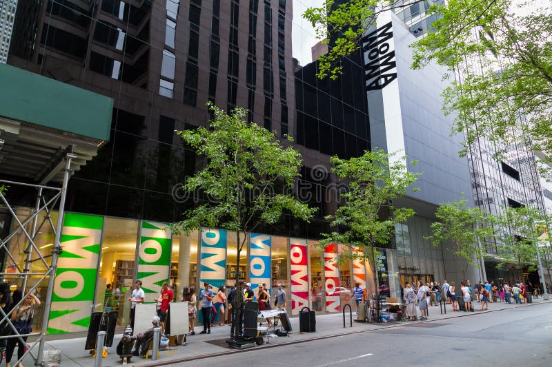 Museo de Moma imagen de archivo editorial. Imagen de cara - 45086879