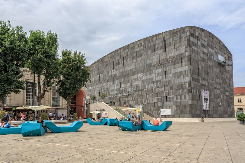 Museu De Mumok De Arte Moderna Fotografia Editorial - Imagem de turismo ...