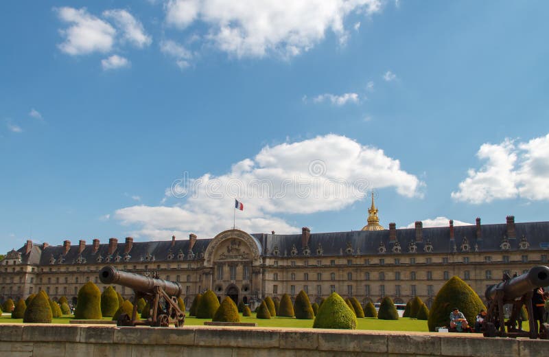 Museu Do Exército Em Les Invalides Paris Foto de Stock Editorial ...