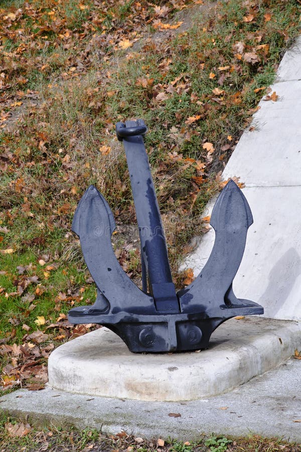 Museum Exhibit, Old Ship Anchor. Editorial Photography - Image of metal ...