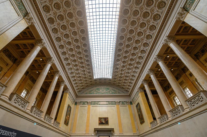 The Museum of Fine Arts in Budapest, Hungary Editorial Photo - Image of ...