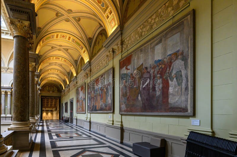 The Museum of Fine Arts in Budapest, Hungary Editorial Stock Photo ...
