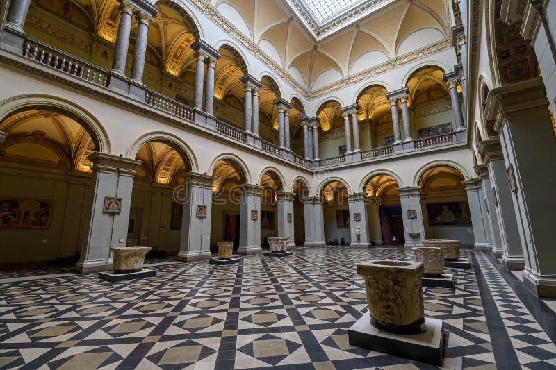 The Museum of Fine Arts in Budapest, Hungary Editorial Image - Image of ...