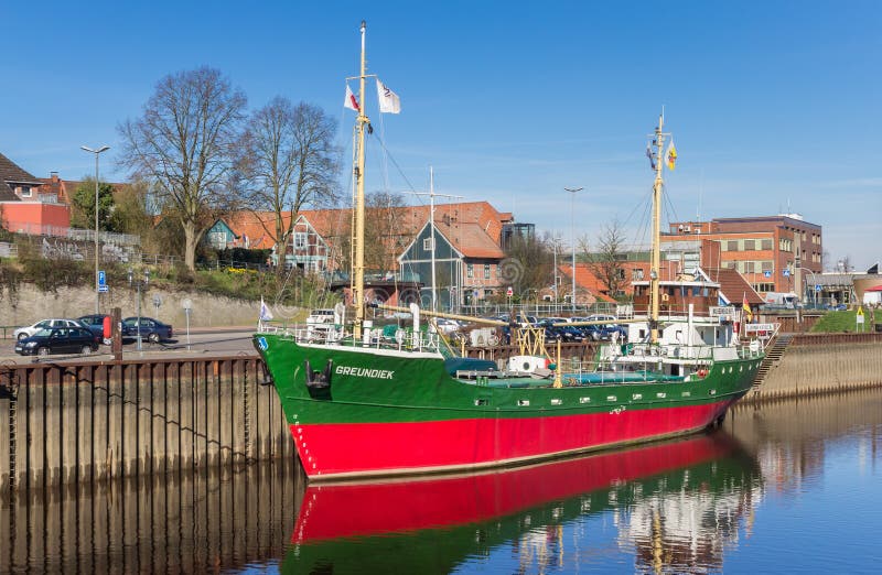 1,084 Coaster Vessel Stock Photos - Free & Royalty-Free Stock Photos ...