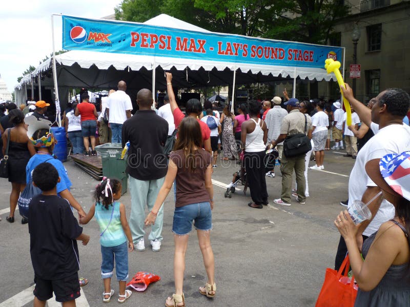 Music at the Food Festival editorial image. Image of barbecue - 20079365