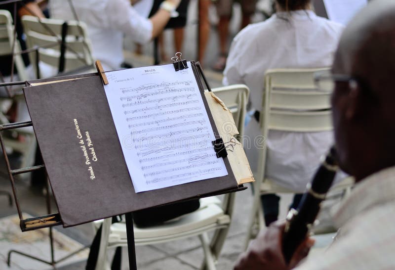 Music stand with notes editorial image. Image of mesh - 51761060