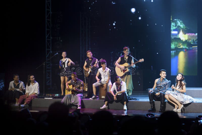 Musical moderno fotografía editorial. Imagen de juventud - 44303982