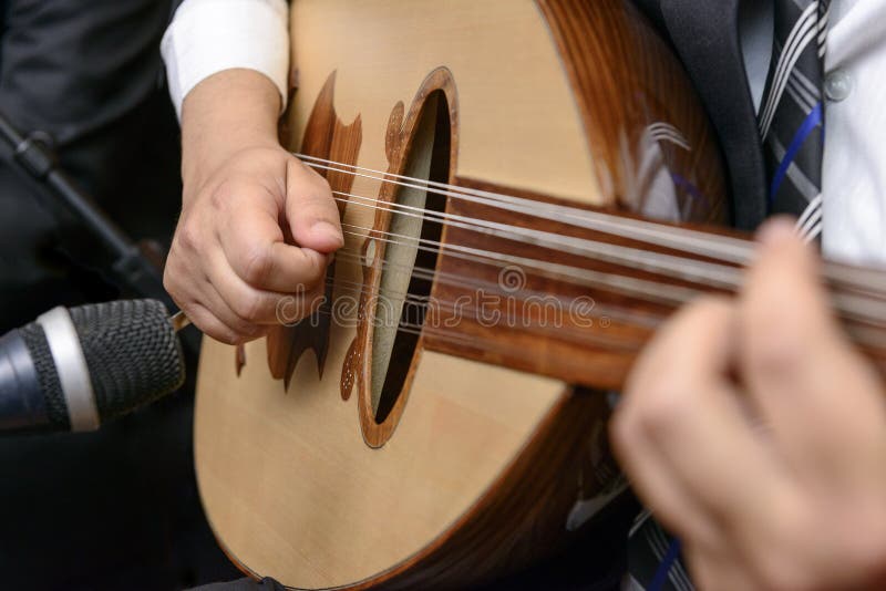 Luth Photos Stock - Téléchargez 2,033 Photos libres de droits